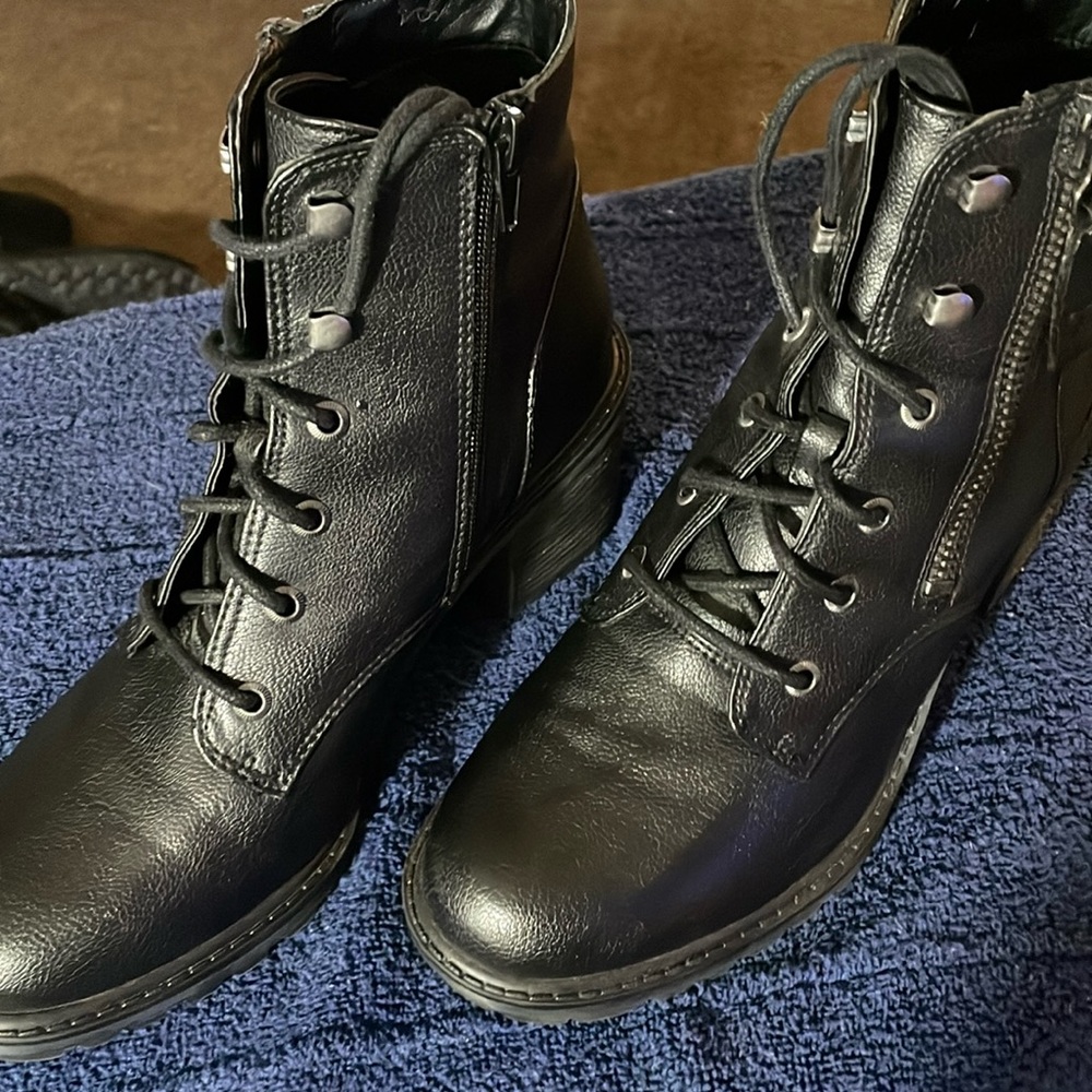 These Are A Really Nice Pair Of Zodiac Ankle Booties … - Gem